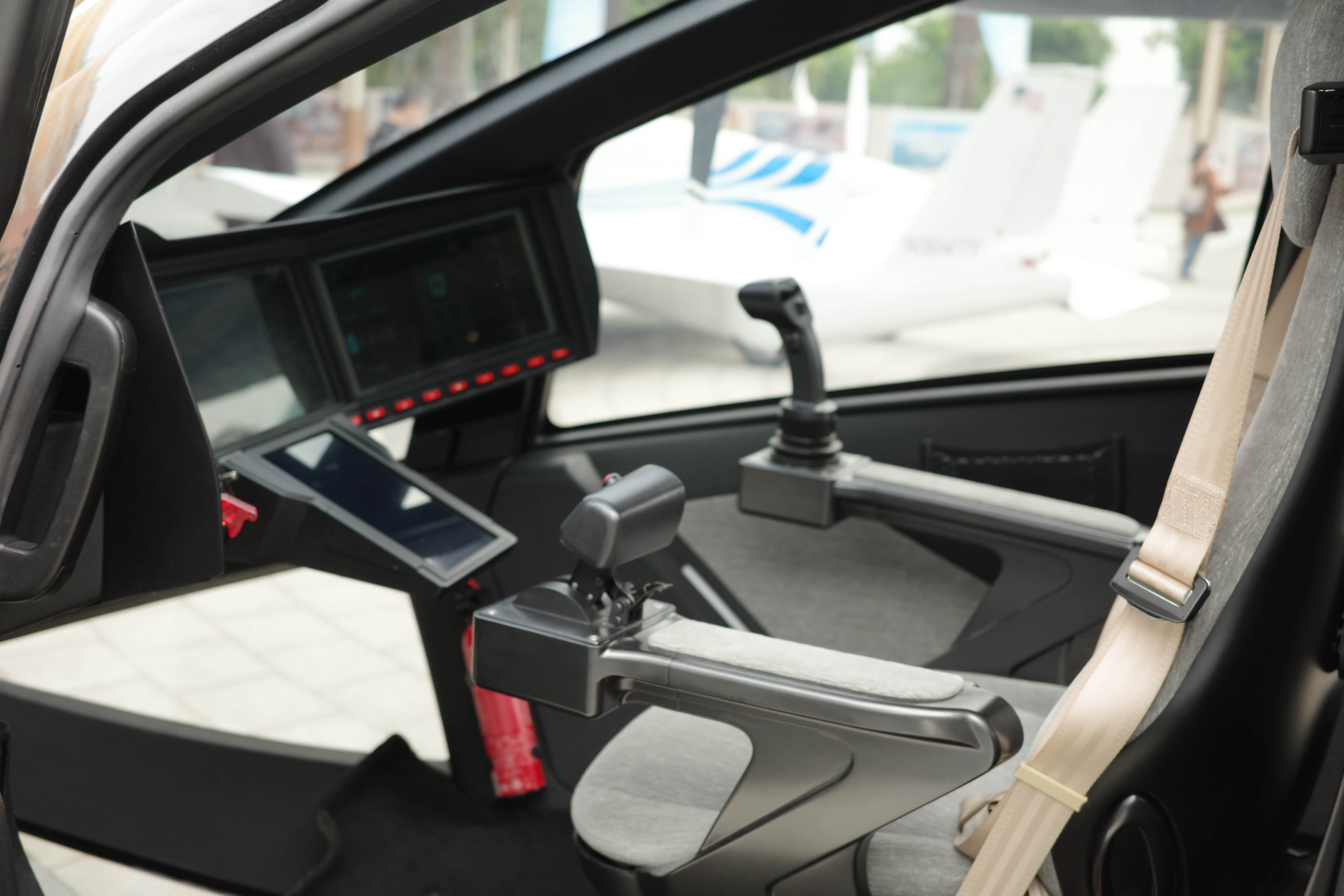 【文章】国产电动“飞行汽车”新进展：吉利沃飞长空AE200推进型号审定_车家号_汽车之家