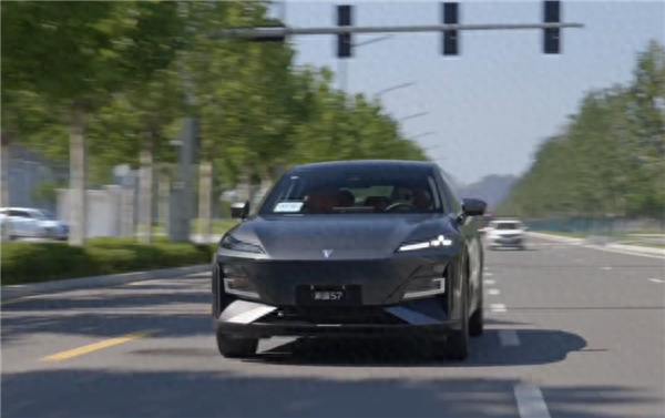 东风风神SKY EV01纯电动SUV发布，外观简洁时尚，续航445公里_车家号_发现车生活_汽车之家