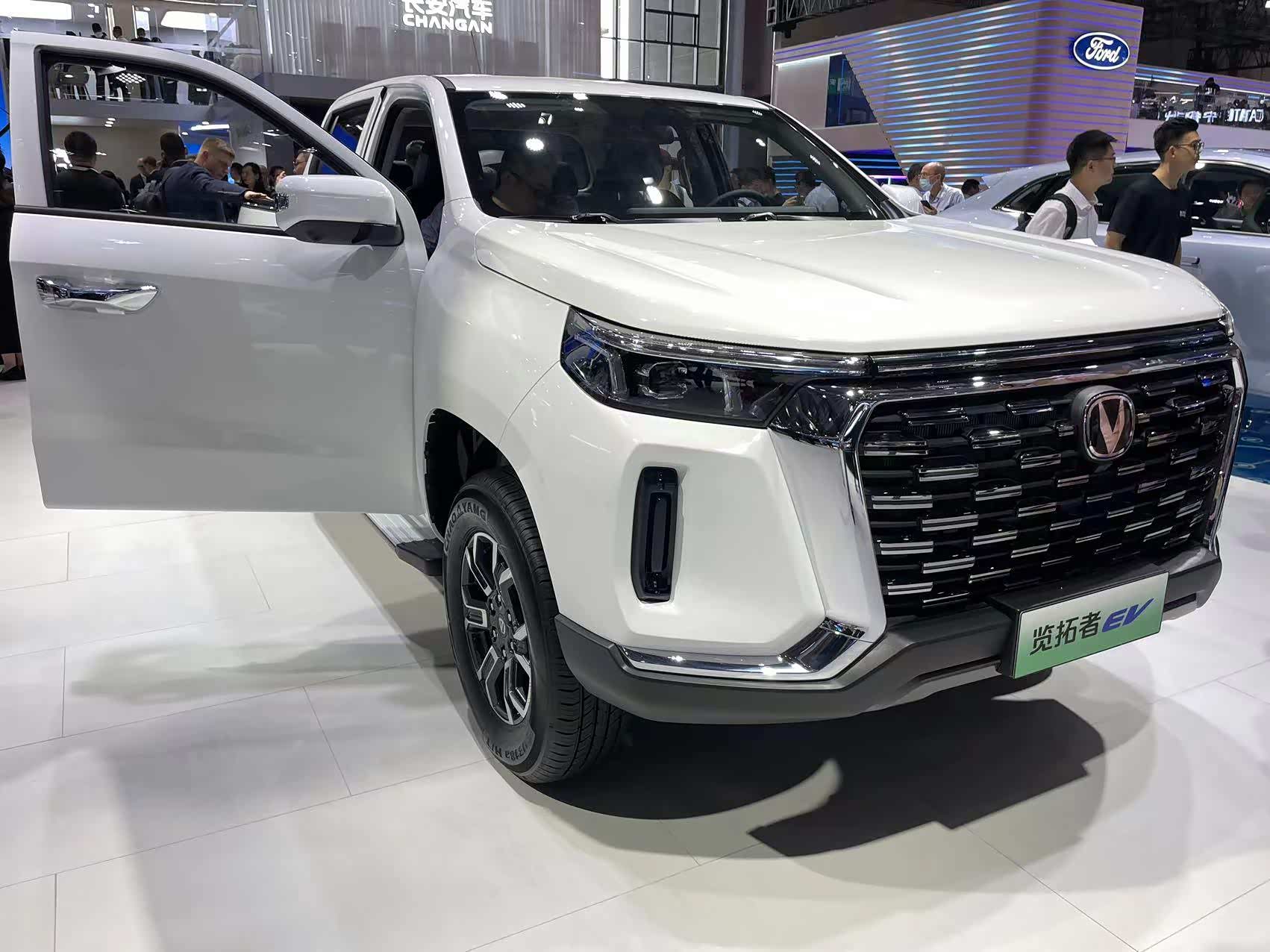 长安览拓者EV亮相 造型霸气 轴距3180mm_车家号_发现车生活_汽车之家