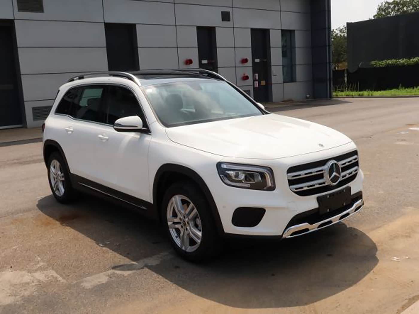 北京奔驰GLB220前瞻：搭载2.0T发动机 或售32.88万元起_车家号_发现车生活_汽车之家