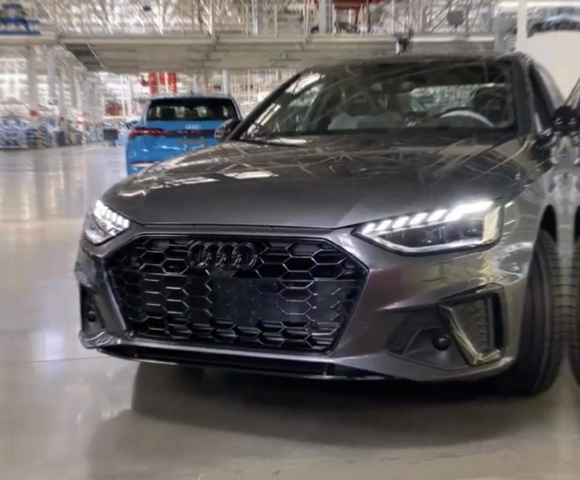 2023款奥迪A4L星夜版实车曝光：配B&O音响!细节黑化运动氛围更浓?_车家号_发现车生活_汽车之家