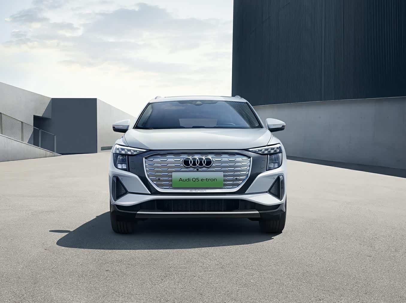 29万的奥迪Q5 e-tron来了，续航560km，七座布局，老款降4.4万_车家号_发现车生活_汽车之家