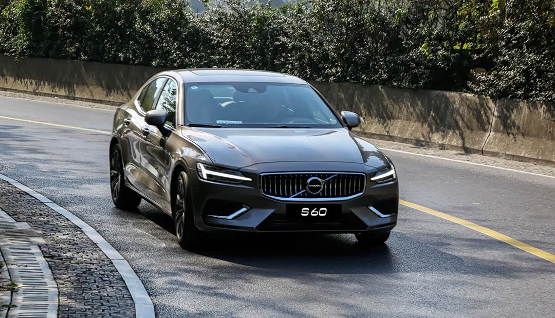 【文章】售价29.69万起 新款S60正式上市 你会放弃宝马选择沃尔沃吗？_车家号_汽车之家