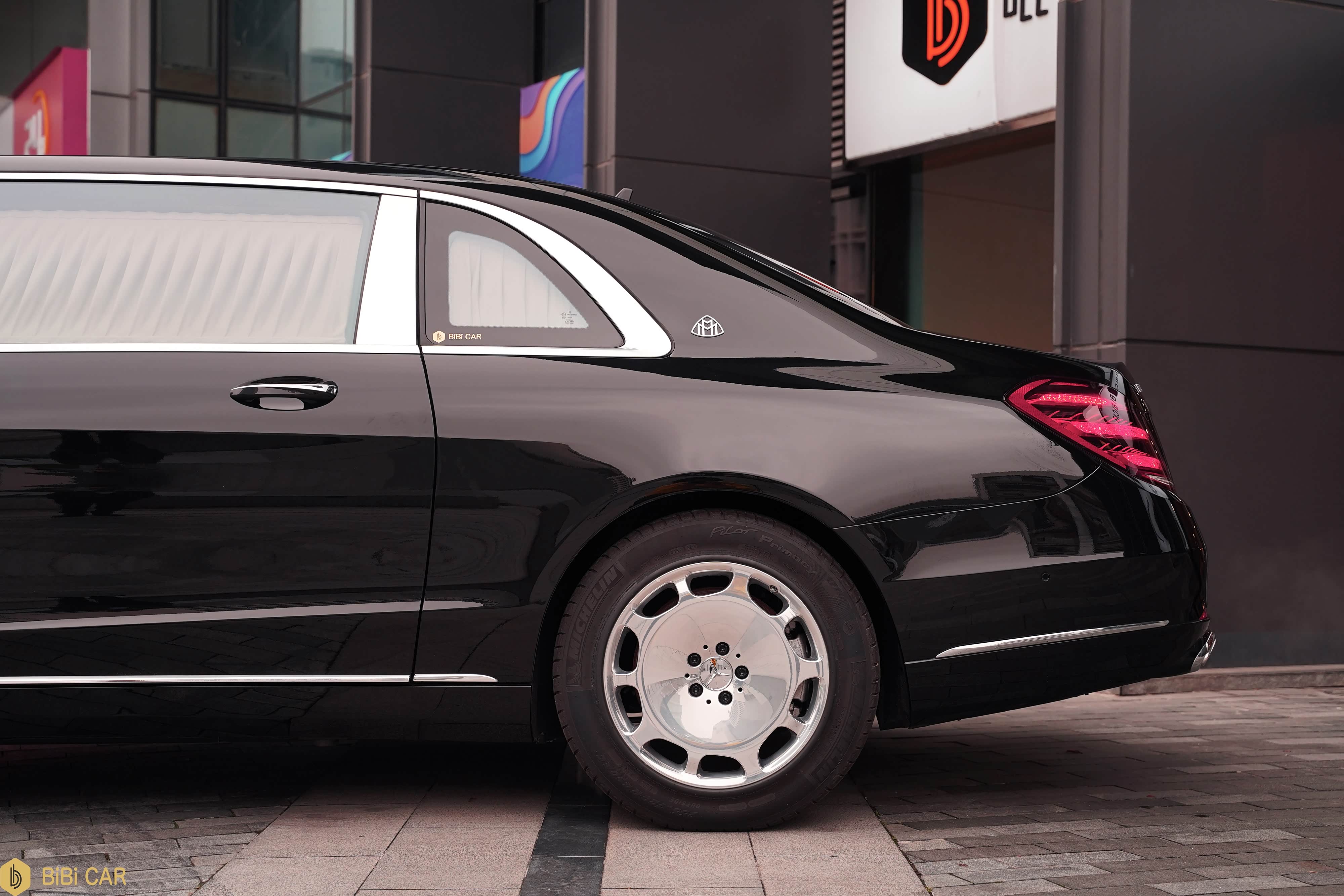 金字塔尖端的迈巴赫S级，迈巴赫S680 Pullman_车家号_发现车生活_汽车之家