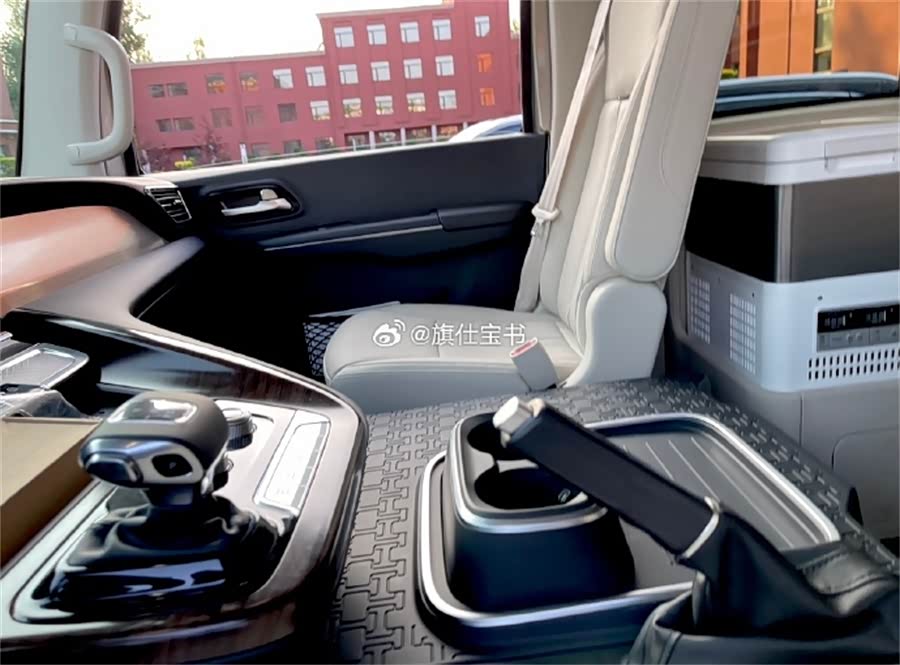 搭载3.0T发动机，17-23座布局，红旗QM7正式发布，竞争丰田考斯特_车家号_发现车生活_汽车之家