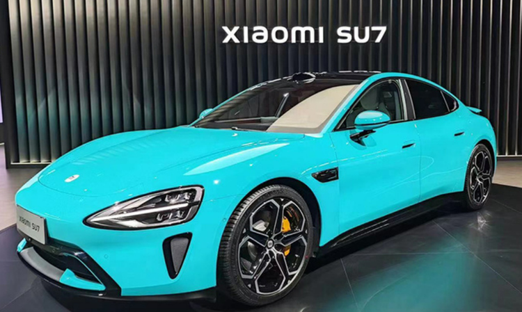 【文章】”小米SU7“内饰首发亮相！配翻转仪表+澎湃OS，配置太诱人了！_车家号_汽车之家