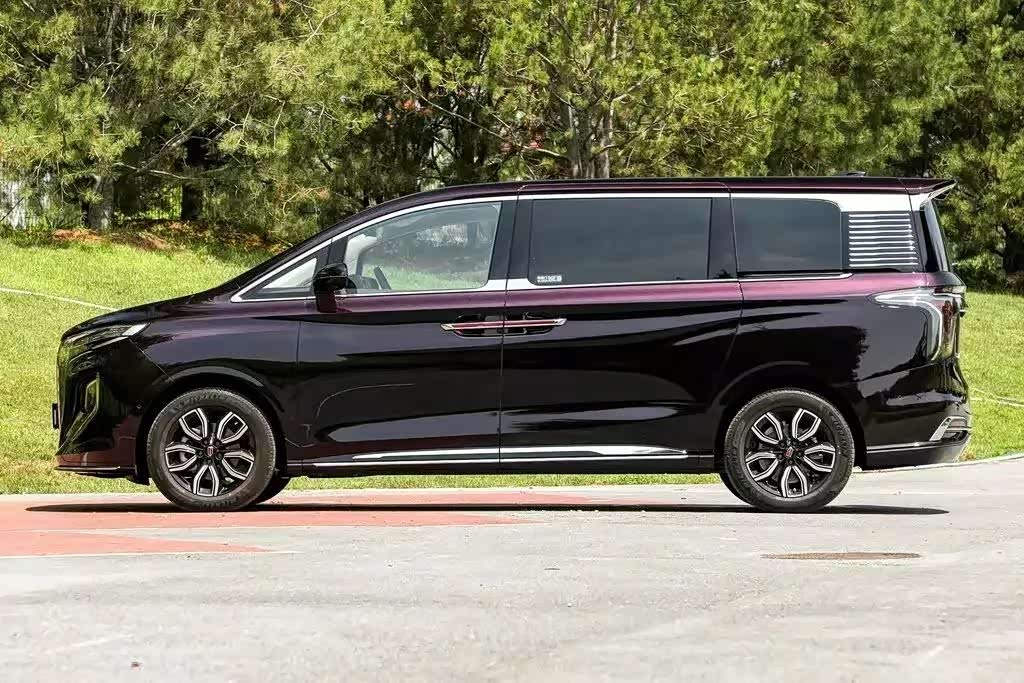 轴距超群！红旗HQ9起售价40万元，比雷克萨斯LM香？_车家号_发现车生活_汽车之家