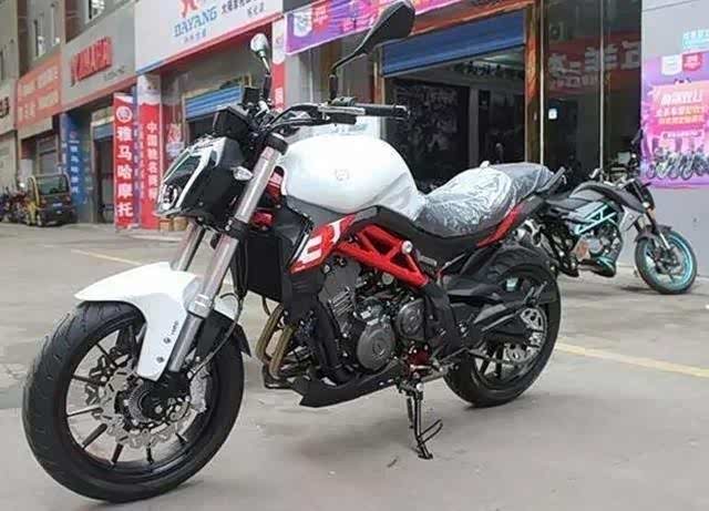 2万多的贝纳利机车！300CC双缸引擎+ABS，液晶仪表，着实惹人注目_车家号_发现车生活_汽车之家