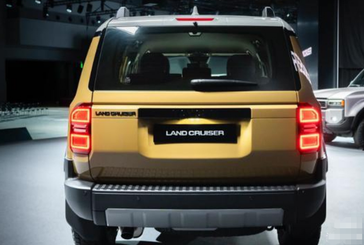 内外升级兼备，2023款丰田LC250官图曝光！折合人民币约为35万起_车家号_发现车生活_汽车之家