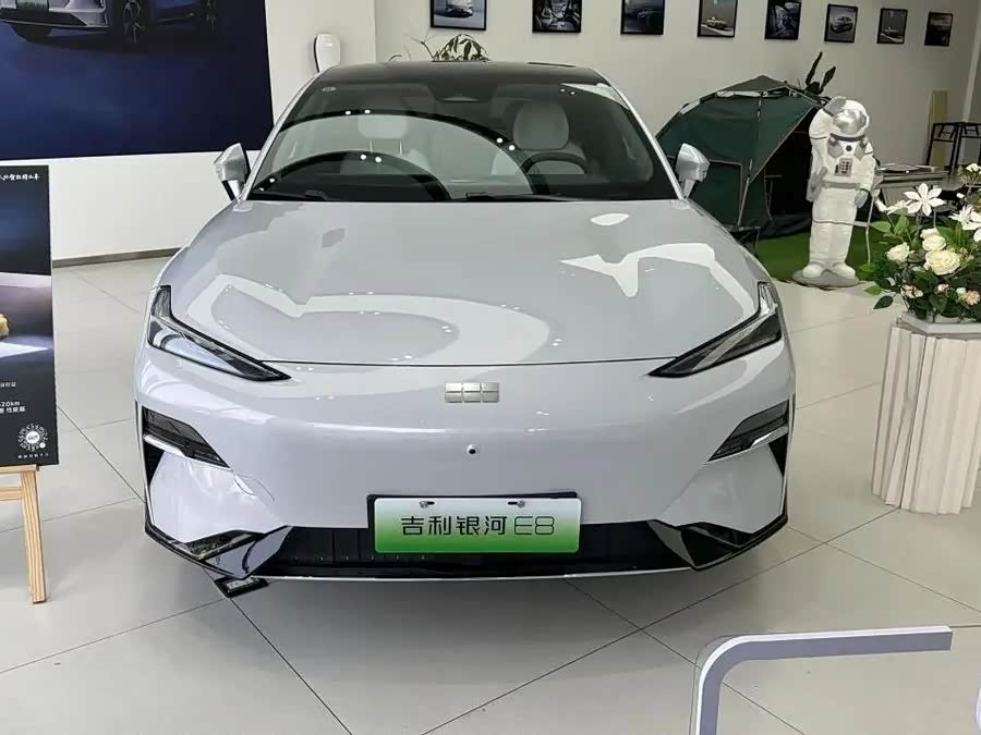 点燃爆款潜力！到店实拍银河E8，配45英寸大屏，续航可达665km_车家号_发现车生活_汽车之家