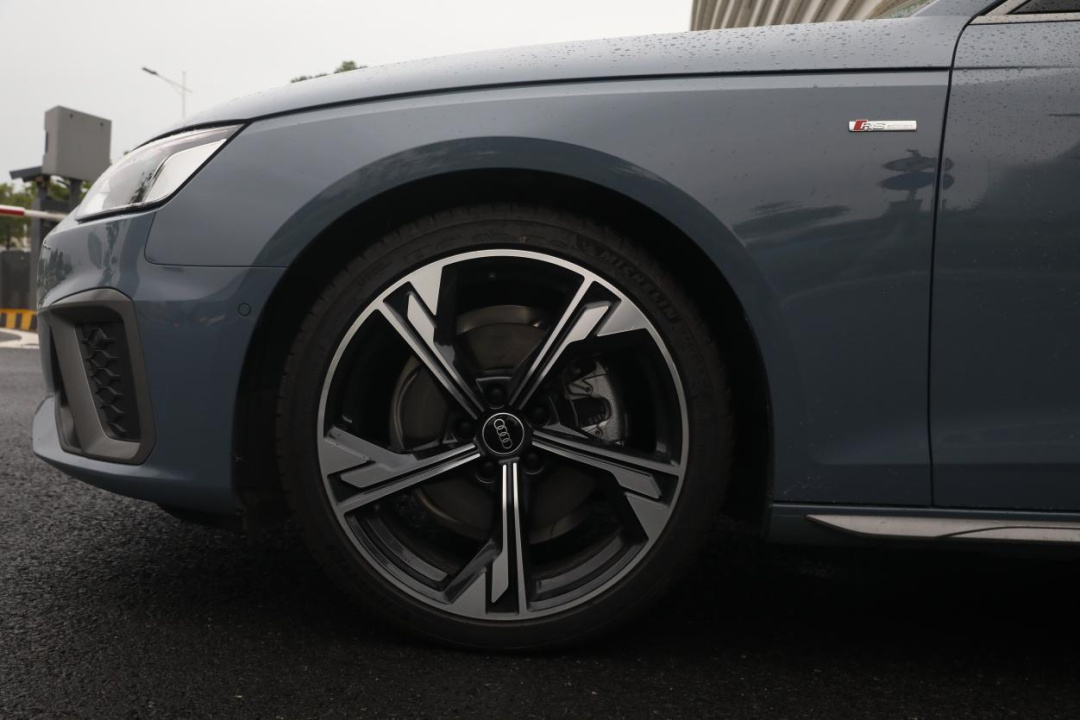 30万动感豪华轿车怎么选？奥迪A4L原来是最优解！_车家号_发现车生活_汽车之家