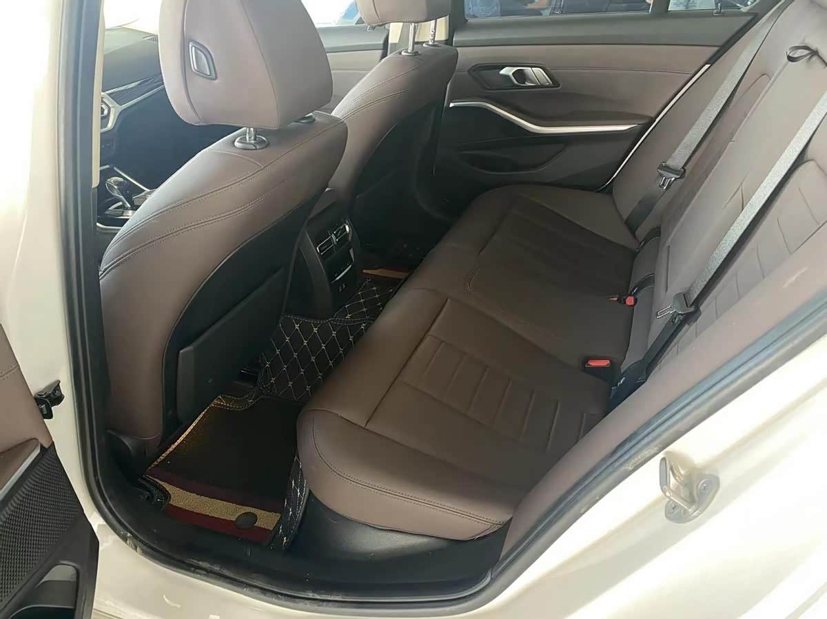 始终对ET5是否能超越3系销量flag存疑，看完内饰立马战队蔚来了_车家号_发现车生活_汽车之家