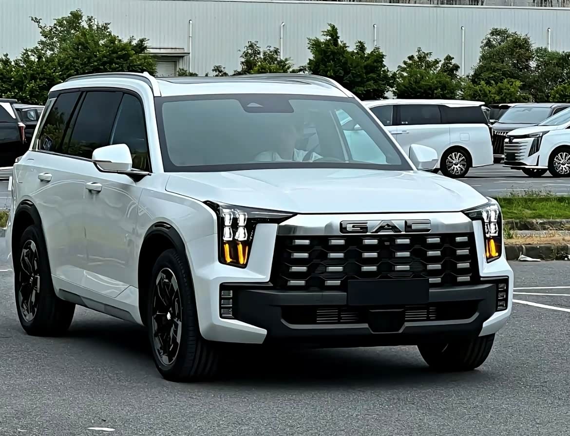 换装全新LOGO，专属越野套件加持，全新传祺GS8旅行者现身街头_车家号_发现车生活_汽车之家