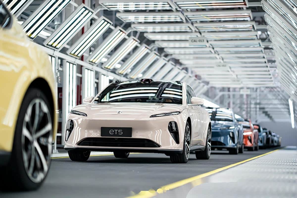 开过蔚来ET5后，我才知道原来开阔视野居然是种享受_车家号_发现车生活_汽车之家