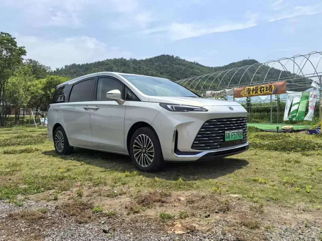 试驾GL8陆尚——1420km续航+剧院三排，重塑插混MPV标杆_车家号_发现车生活_汽车之家