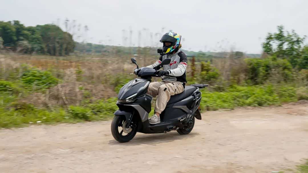 铃木UY125，QJ鸿125、豪爵AFR125三车动态横评_车家号_发现车生活_汽车之家