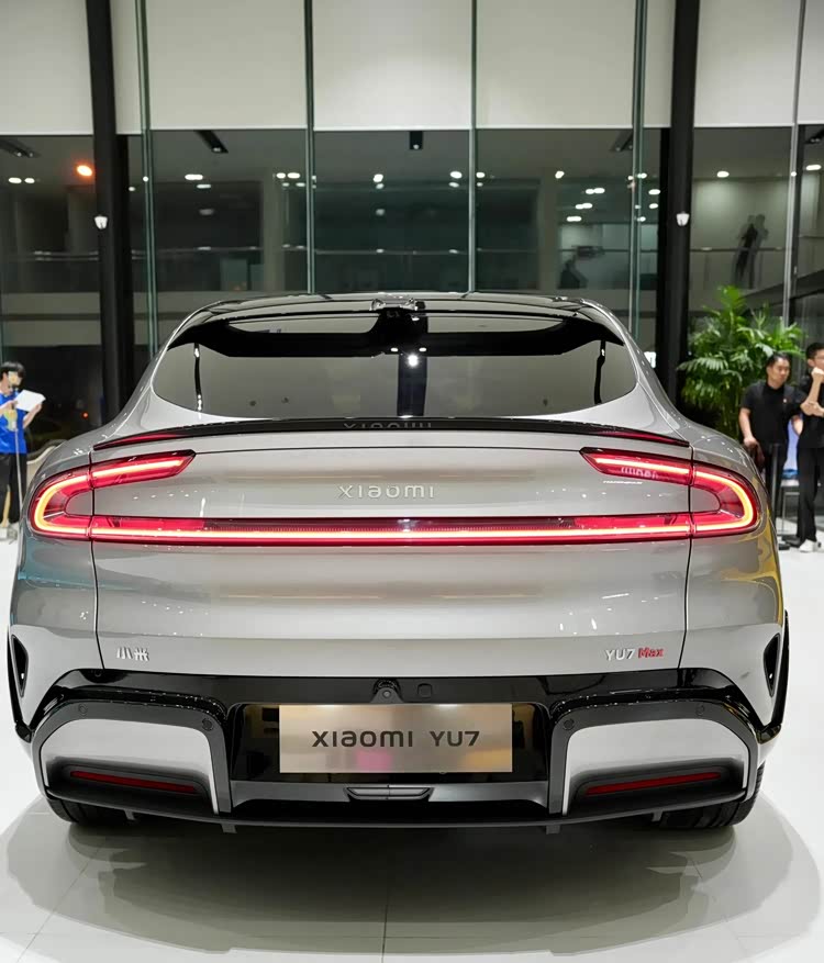小米YU7到店实拍！5米车长配双零重力座椅，690PS+双腔空悬登场！_车家号_发现车生活_汽车之家