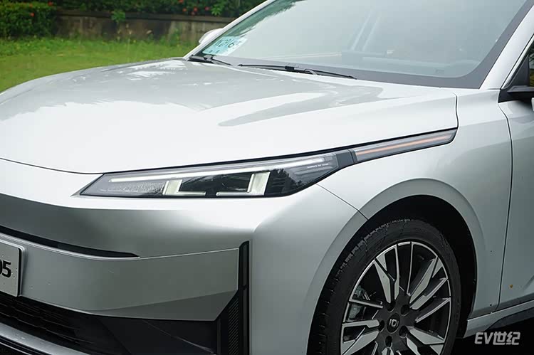 紧凑级“油电同价”再添狠角色，试驾长安启源A05_车家号_发现车生活_汽车之家