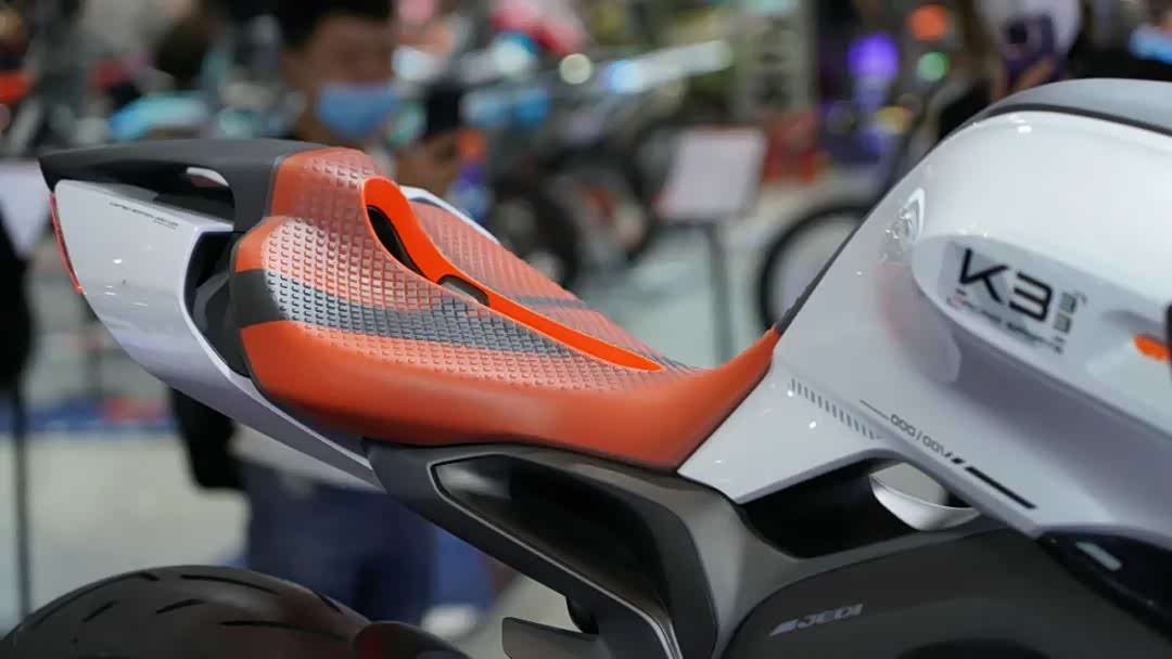 【文章】再一次惊艳摩博会！杰迪K333现场实拍，国产最美轻易拿捏_车家号_汽车之家