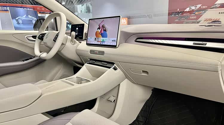 全新MG4到店实拍，大过海豚+半固态电池，配163马力+续航537km_车家号_发现车生活_汽车之家