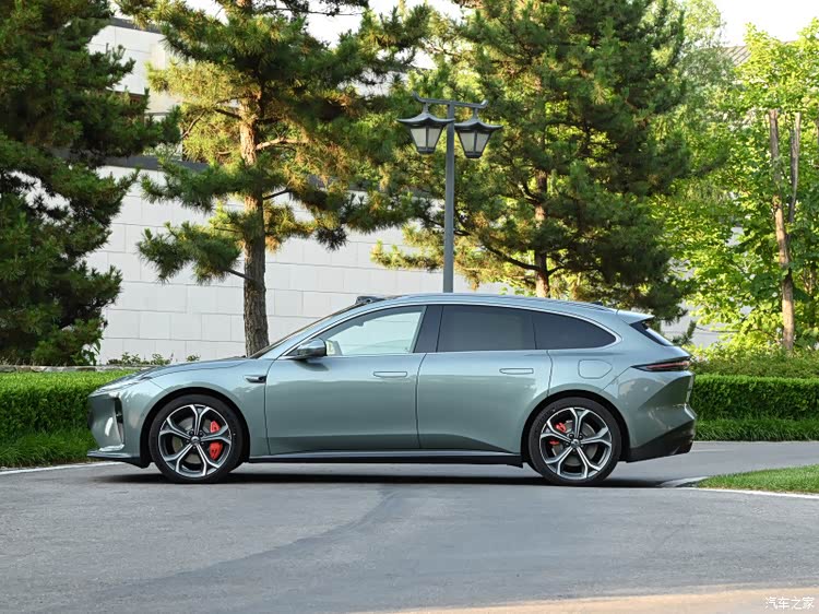 蔚来ET5旅行版上市：与轿车版同价，搭载电动四驱，4秒破百_车家号_发现车生活_汽车之家