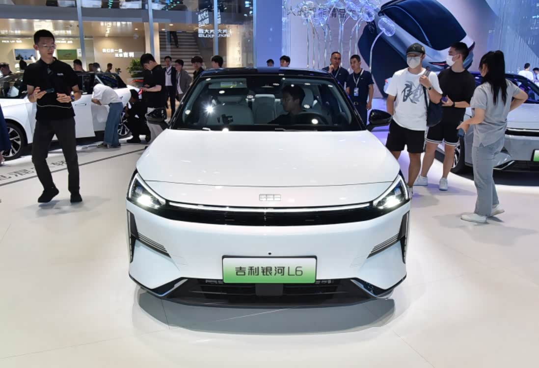 吉利的主力车型来了！银河L6开启预售，售12.8万元起，6.5秒破百_车家号_发现车生活_汽车之家
