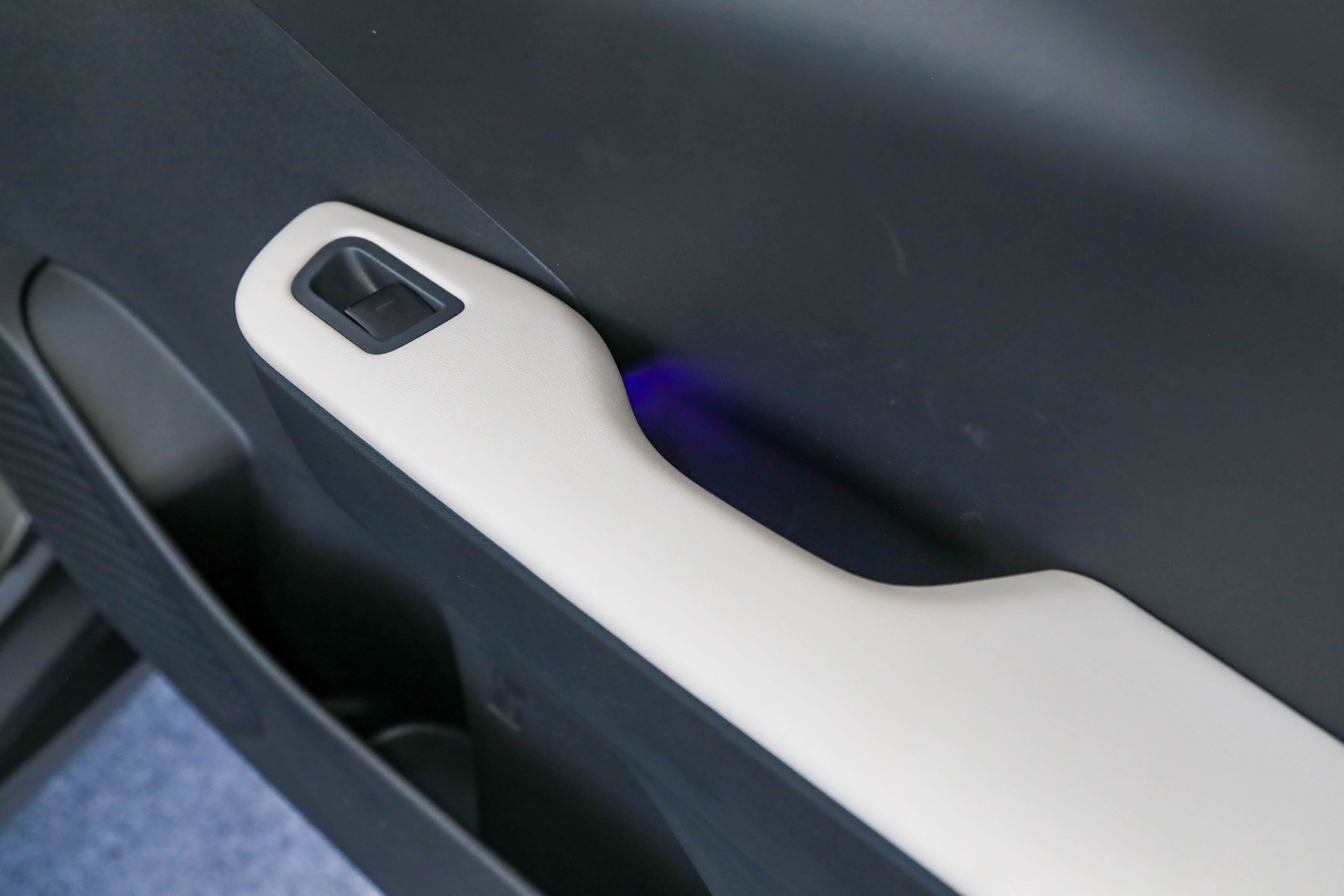 实拍丰田bZ3：纯电时代的凯美瑞，造型前卫，续航最长616km_车家号_发现车生活_汽车之家