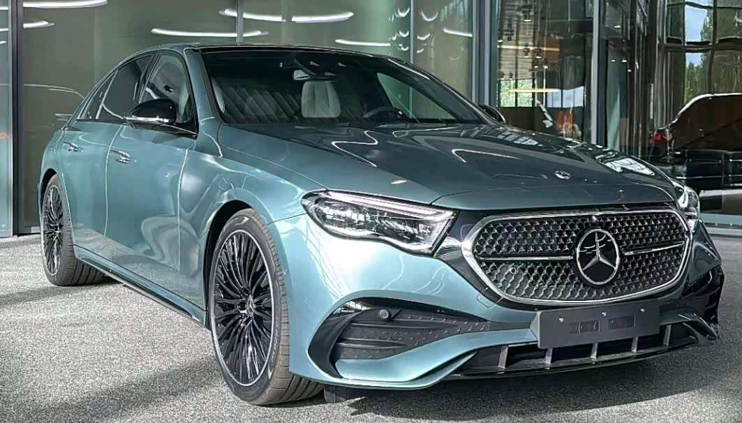 2024款奔驰E260亮相国内，气场强大，精致气息扑面而来，真帅气_车家号_发现车生活_汽车之家