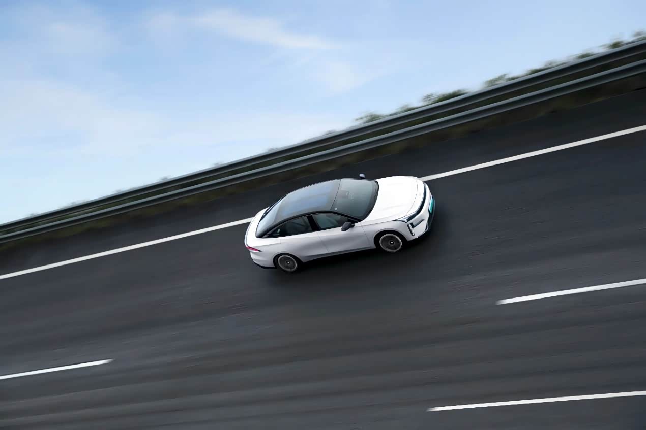 极速247km/h，银河L6首秀“亮肌肉”_车家号_发现车生活_汽车之家