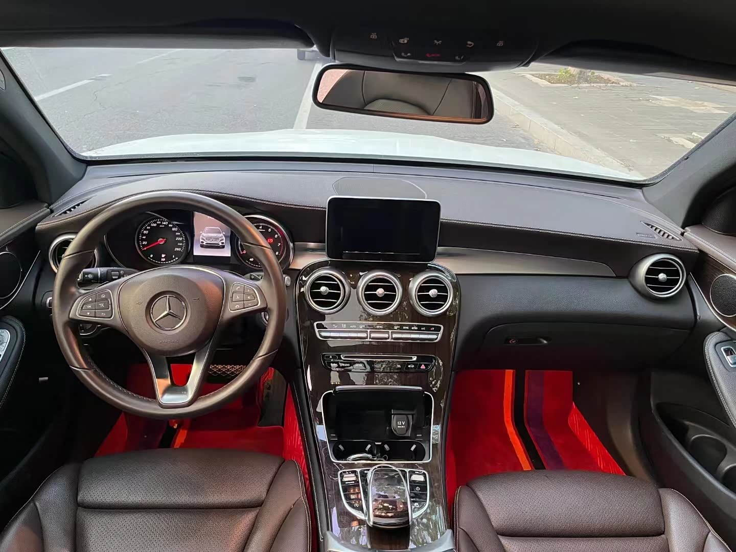 奔驰GLC260L：豪华中型SUV的典范_车家号_发现车生活_汽车之家