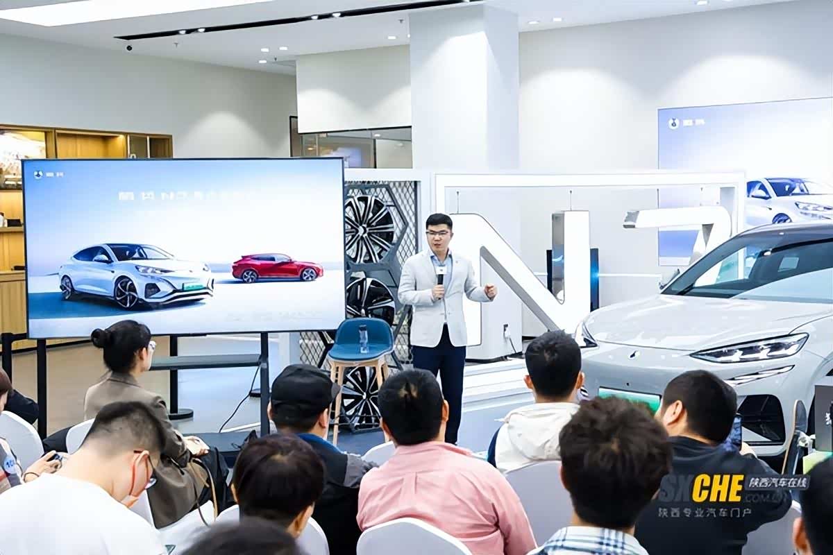 豪华格调一骑绝尘！腾势N7亮相西安开启高端局_车家号_发现车生活_汽车之家