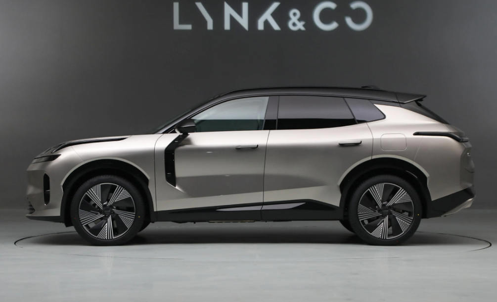 领克08实车亮相！外观惊艳内饰简洁，车机不再是缺点，销量不用愁_车家号_发现车生活_汽车之家