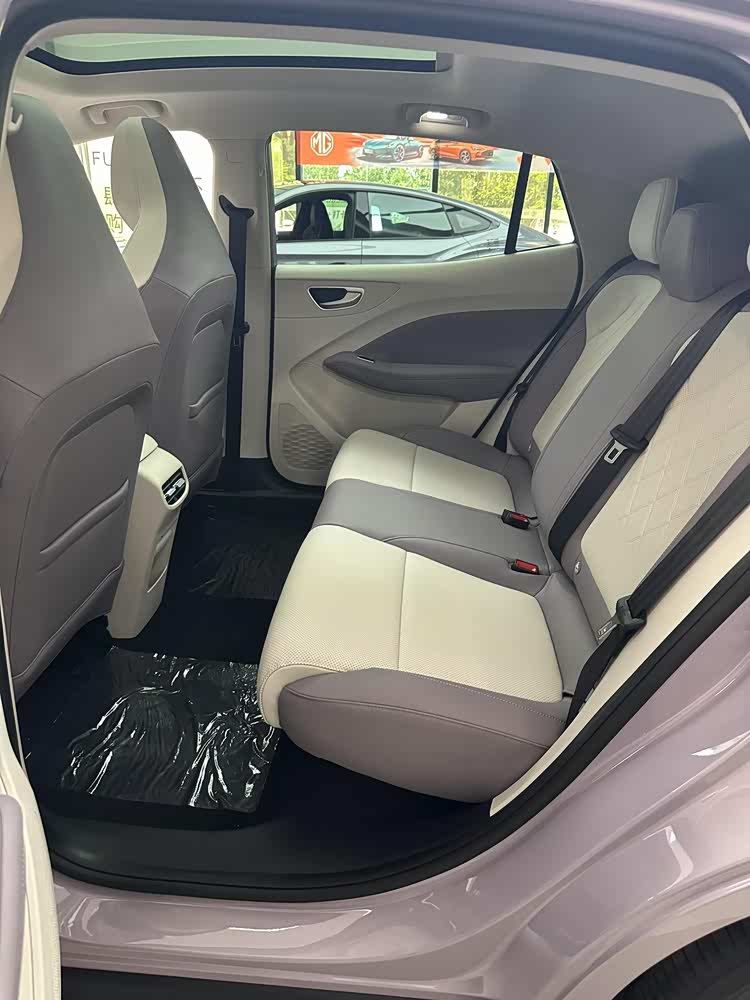 全新MG4到店实拍，大过海豚+半固态电池，配163马力+续航537km_车家号_发现车生活_汽车之家