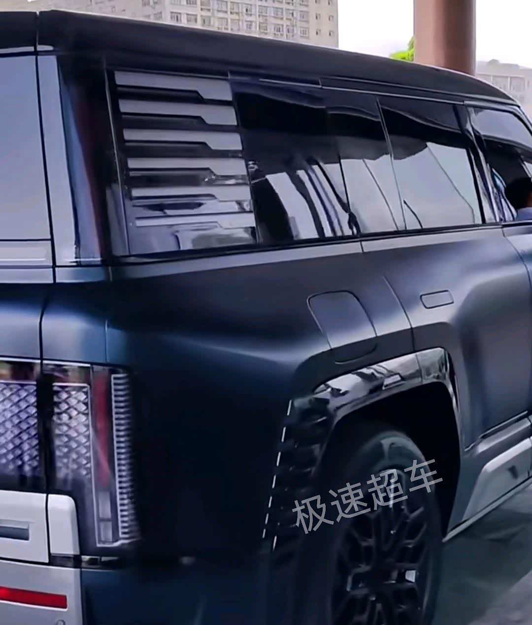 比亚迪仰望U8“车展亮相”，灯光效果首次曝光，引领SUV新风尚_车家号_发现车生活_汽车之家