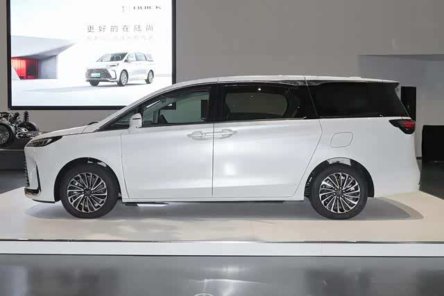 【文章】2025上海车展：别克GL8 PHEV陆尚上市，搭1.5T插混，24.99万起售_车家号_汽车之家