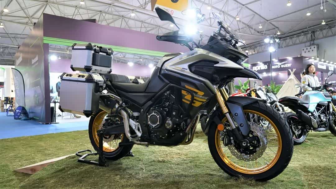 国产500cc级ADV大师兄，无极DS525X新车详解，颜值到位爆款潜质_车家号_发现车生活_汽车之家