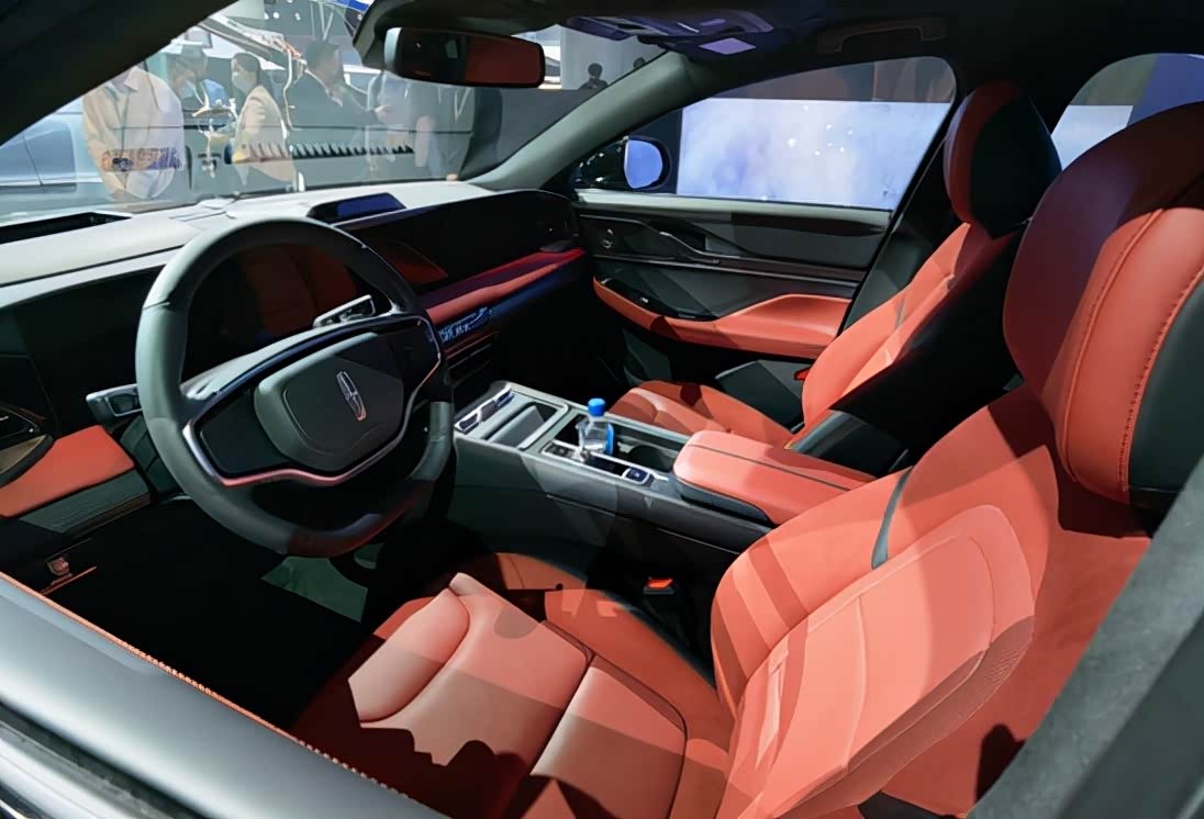 【广州车展直击】2.0T+8AT，预售25.5万元起！林肯Z开启预定_车家号_发现车生活_汽车之家