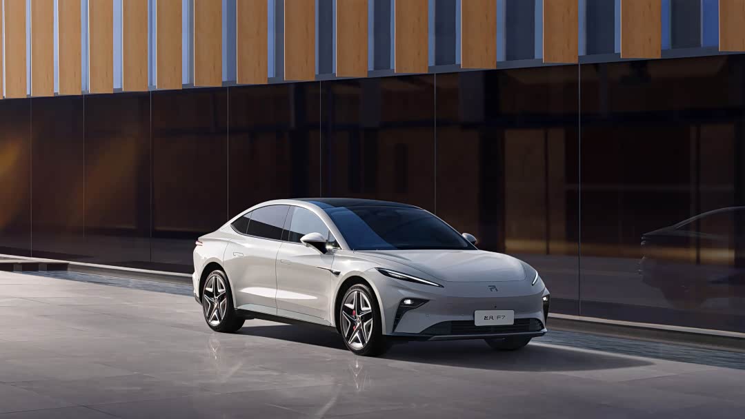 搭载43寸三联屏，巴赫座舱，飞凡F7正式上市，售20.99万-30.19万_车家号_发现车生活_汽车之家