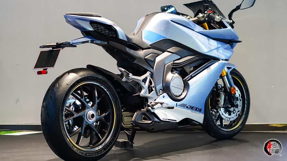 资讯｜国产仿赛颜值担当2023杰迪K750六项细节提升，售价39800元_车家号_发现车生活_汽车之家