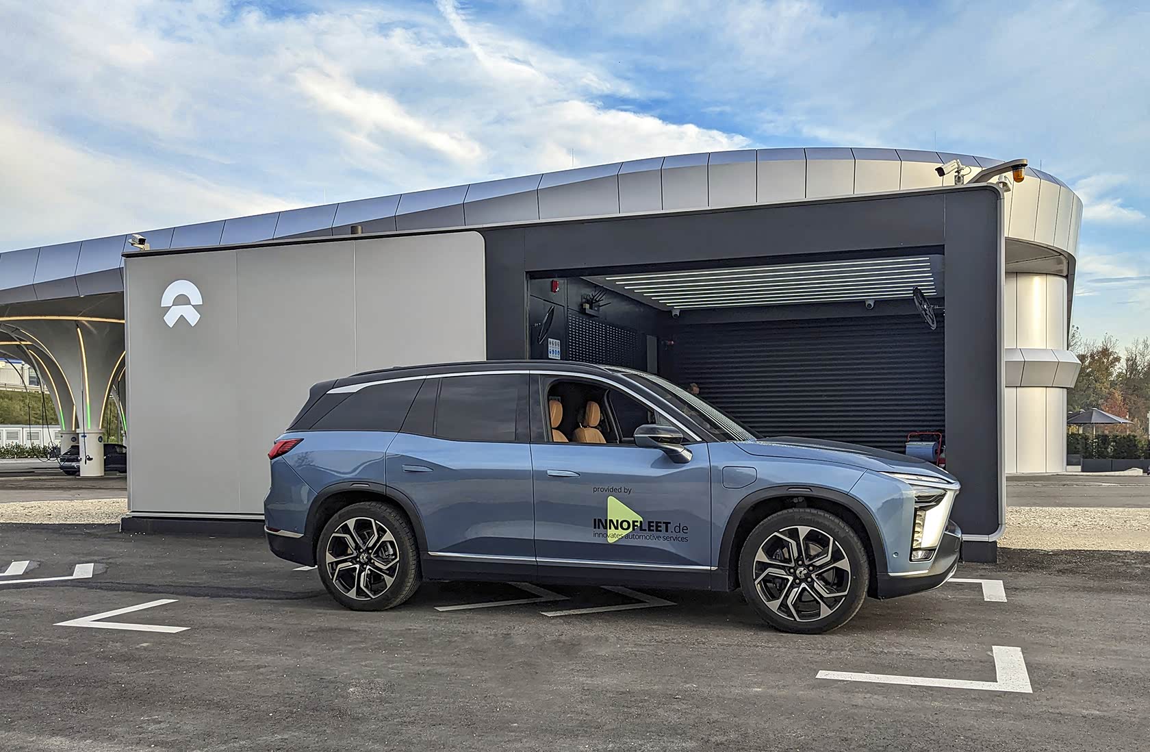 你好，Nomi：蔚来ES8_车家号_发现车生活_汽车之家