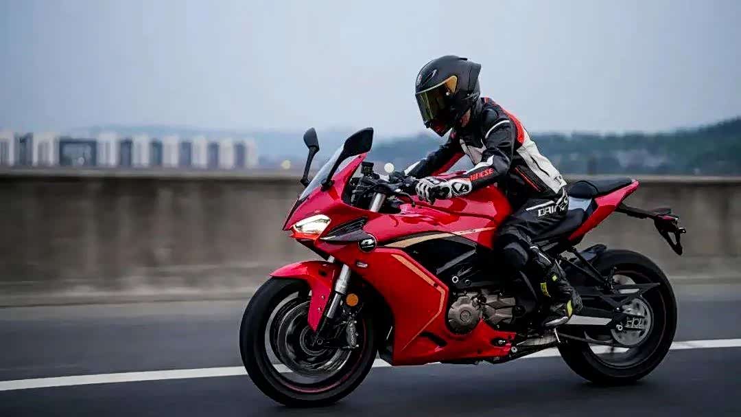 针对性极强！QJMOTOR赛600亮剑版登场，预售价39999元！_车家号_发现车生活_汽车之家