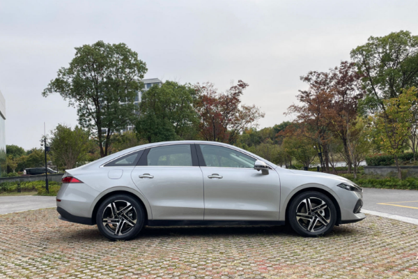 试驾荣威D7DMH B级车水准卖出A级车的售价 用实力证明DMH≥DM-i_车家号_发现车生活_汽车之家