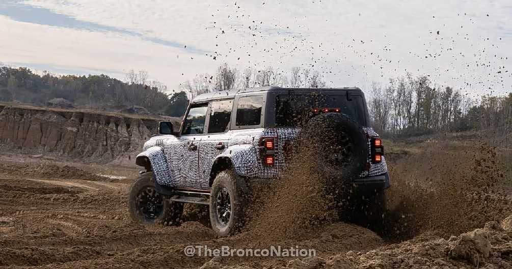 【文章】福特曝光Bronco猛禽最新谍照 宽体轮眉造型帅气十足_车家号_汽车之家