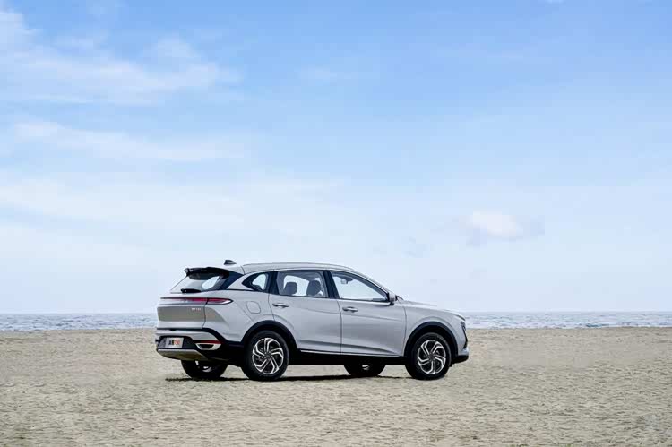 奔腾T90十万元起售 更推荐1.5T/2.0T睿智科技包_车家号_发现车生活_汽车之家