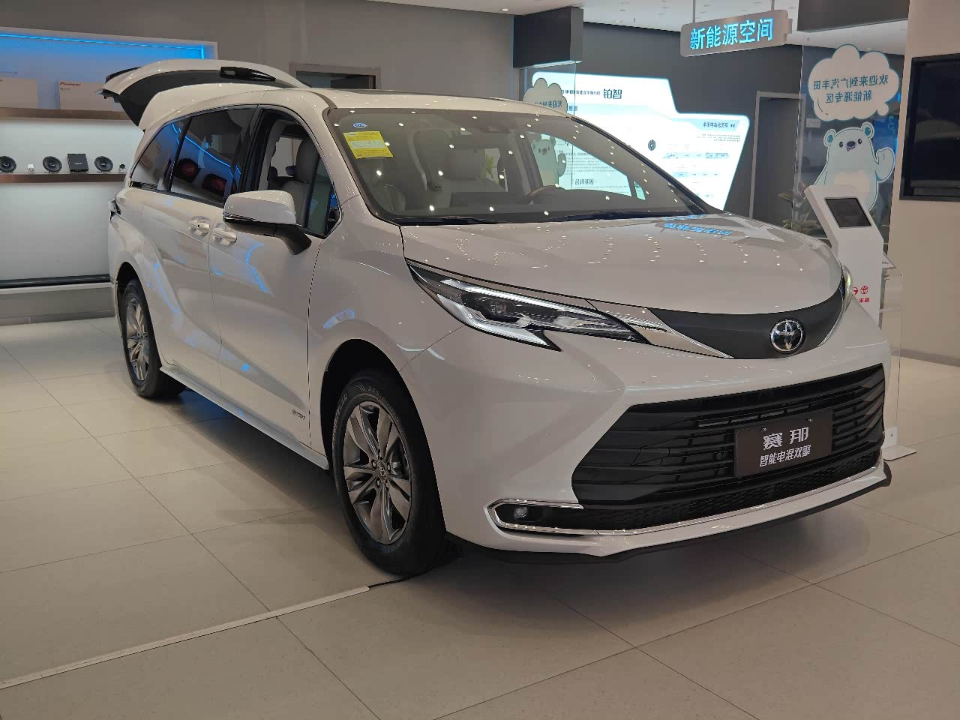 "隐形销冠"PK"实力新秀"! 25万级家用MPV 赛那与GL8陆尚怎么选？_车家号_发现车生活_汽车之家