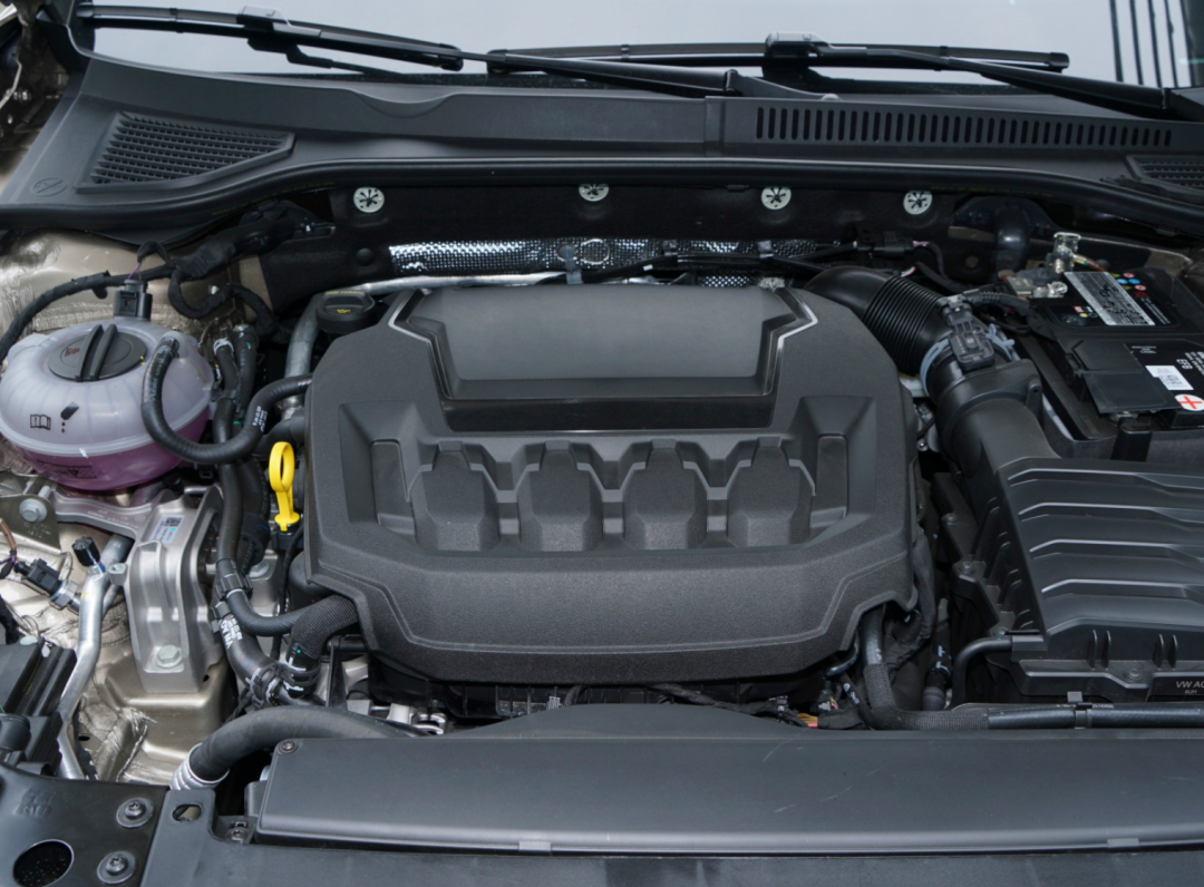 油电对决，帕萨特对比零跑C01，区别在哪？_车家号_发现车生活_汽车之家