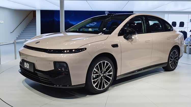 零跑B01和小鹏MONA M03、秦L EV，三方面对比，谁更适合你？_车家号_发现车生活_汽车之家