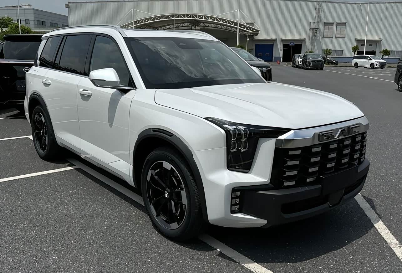 换装全新LOGO，专属越野套件加持，全新传祺GS8旅行者现身街头_车家号_发现车生活_汽车之家