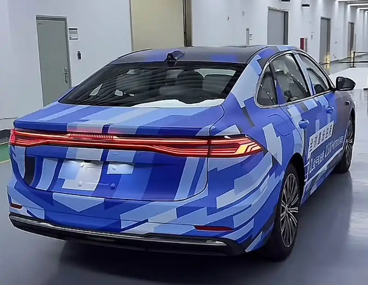 目标2L内馈电油耗！吉利P181携2100km+续航登场，对标汉L凯美瑞_车家号_发现车生活_汽车之家