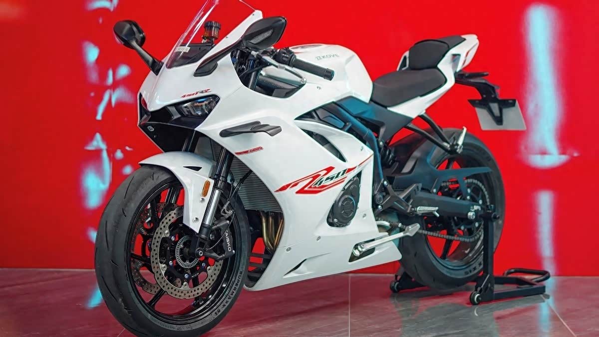 资讯｜赛科龙四缸仿赛亮相摩博会RC680R，值得期待的不只是价格_车家号_发现车生活_汽车之家